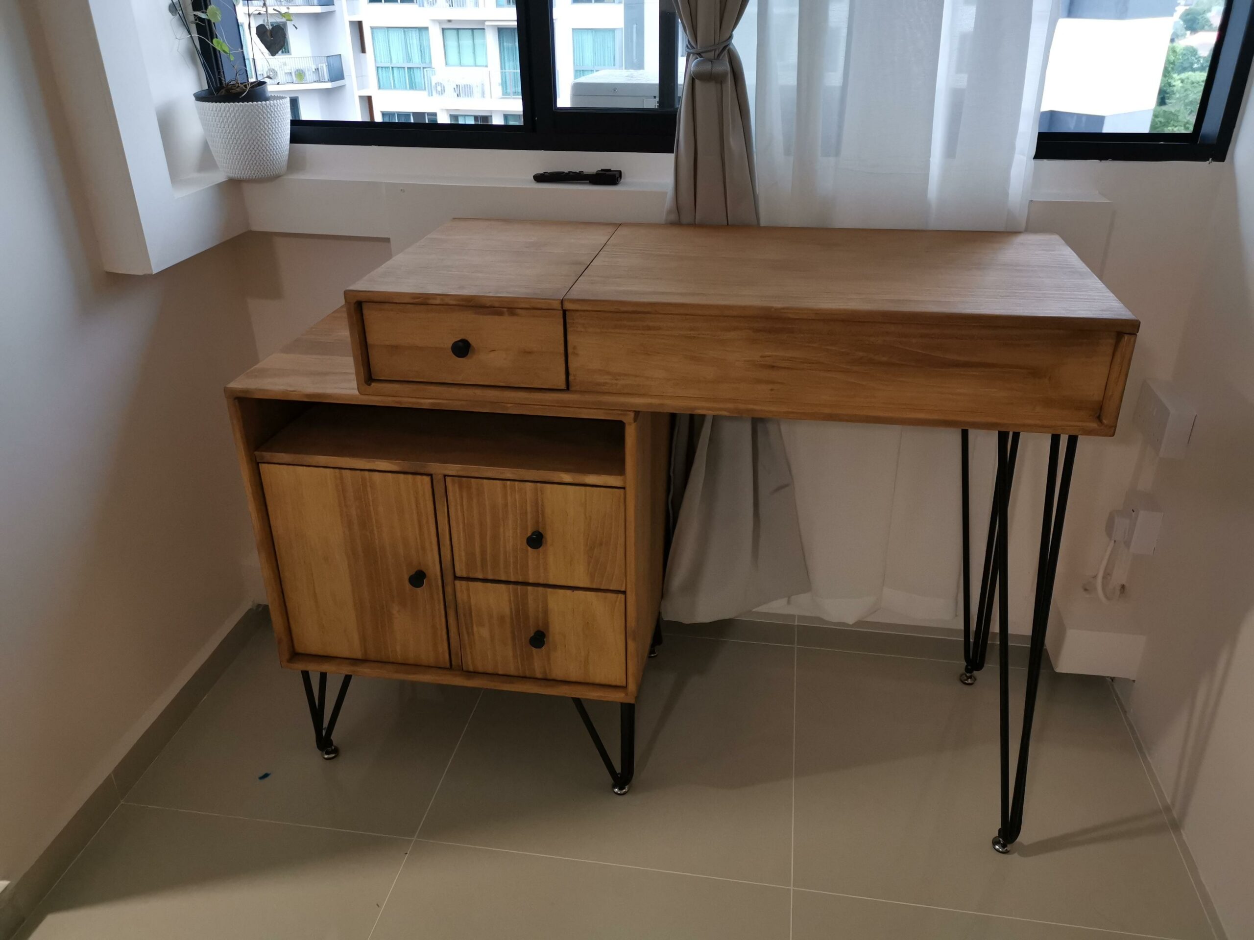 Solid Wood Dressing Table - MYSEAT.sg | Free Delivery & Free Assembly