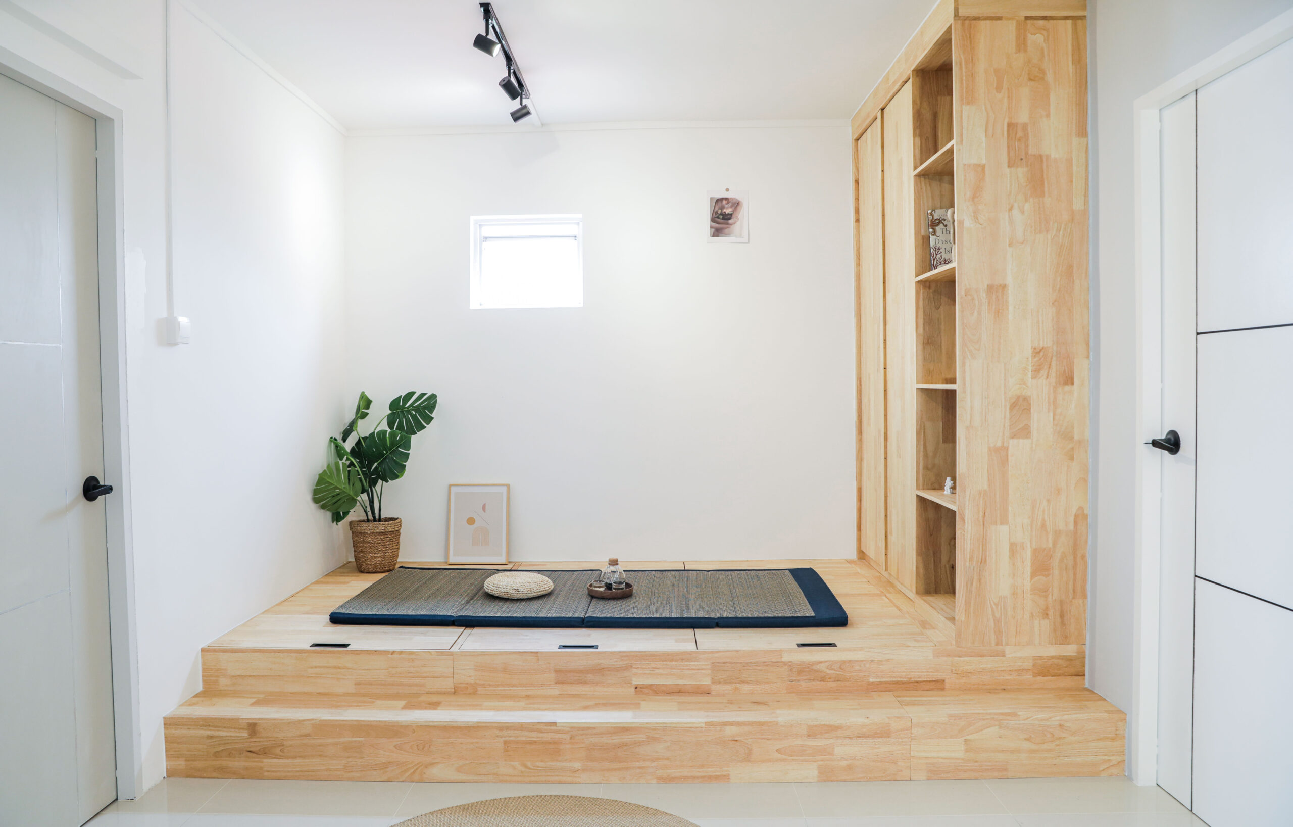 Custom Carpentry Singapore | MYSEAT Solid Wood Furniture